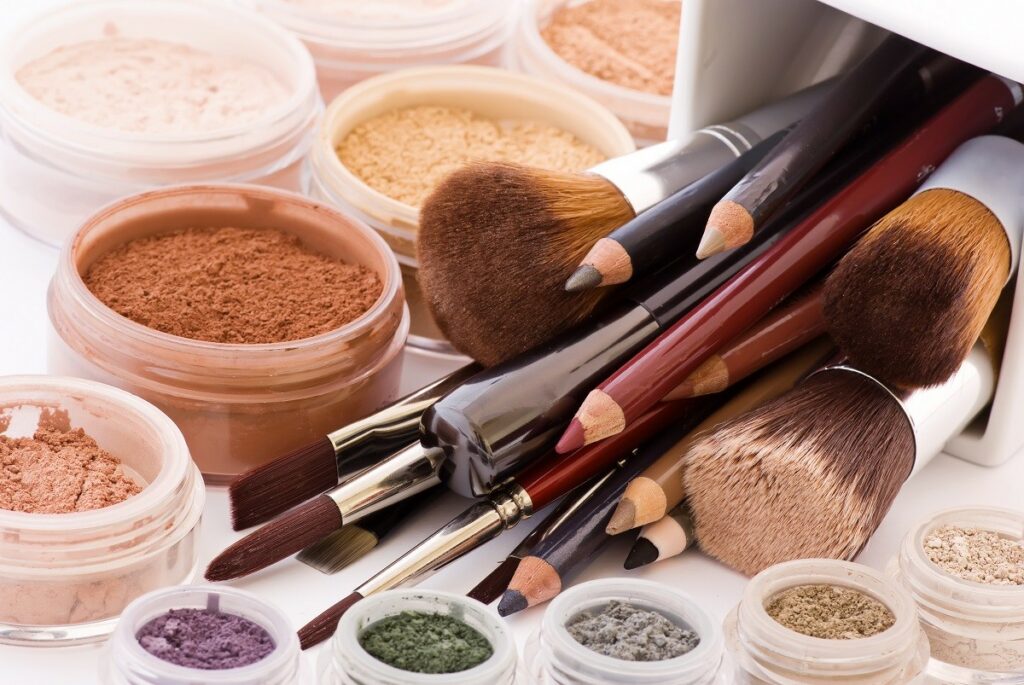 All Natural Cosmetics – Why You Should Consider Them - Amerikanki