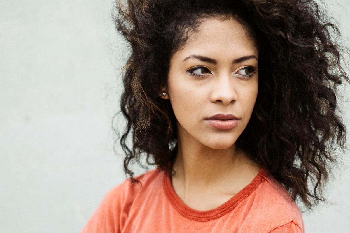 10 Flattering Colors for Olive Skin Tone - Amerikanki