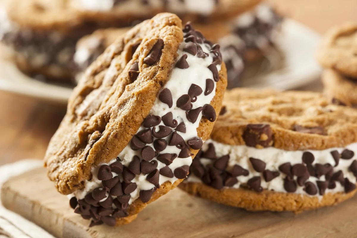 10 Cool Ideas to Jazz Up Your Ice Cream Sandwich - Amerikanki