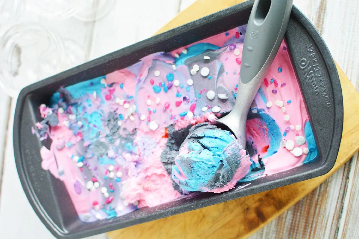 How to Make Glittering Galaxy Ice Cream - Amerikanki